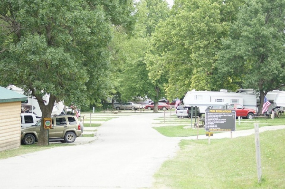 Arrowhead RV Camping - Pottawattamie Conservation